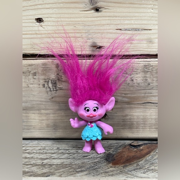 Hasbro | Toys | Hasbro Trolls Poppy Figure Pink Furry Hair 25 Blue ...